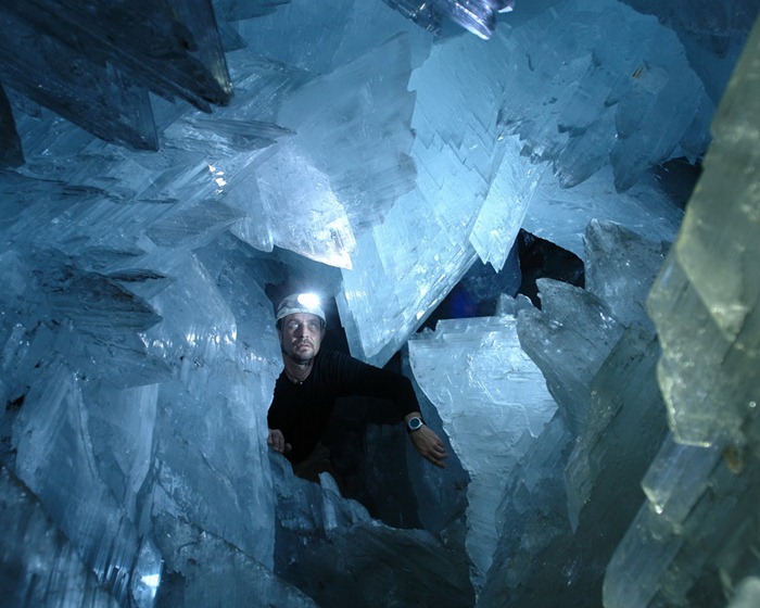 Giant Crystal Cave in the Mexican Desert | Amusing Planet